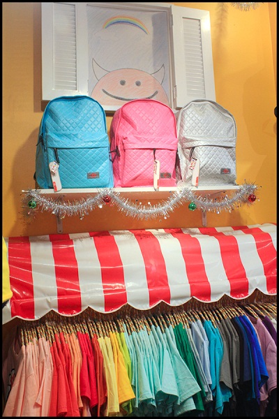 Tràn ngập sắc màu cùng Little Devil Shop