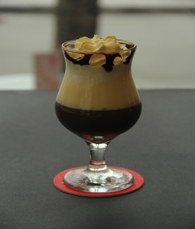 Giáng sinh ấm áp với thực đơn hấp dẫn tại Givral Café