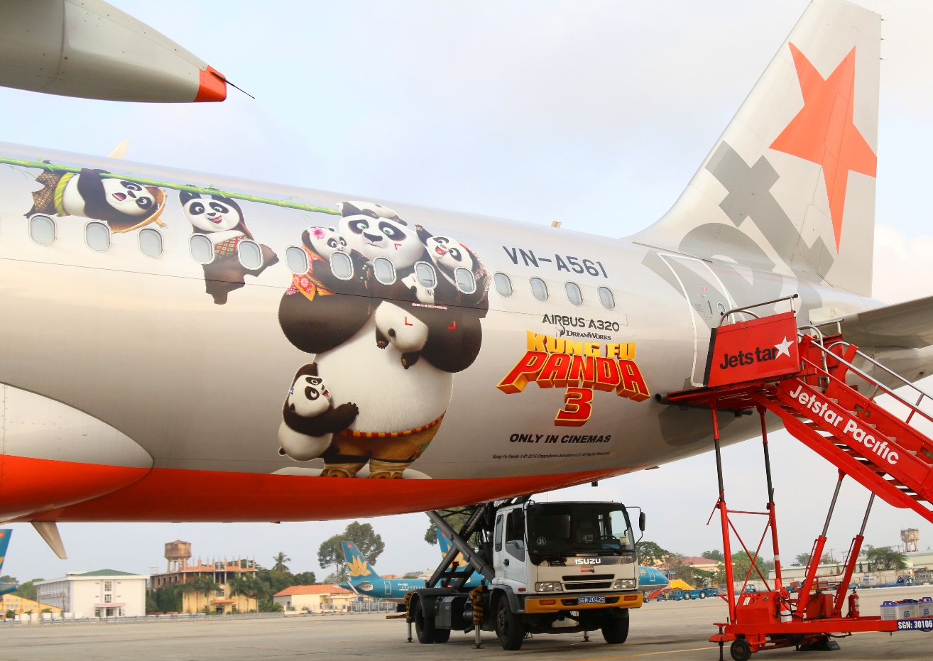 Jetstar Pacific tặng 100 triệu đồng cho khách bay cùng gấu Po