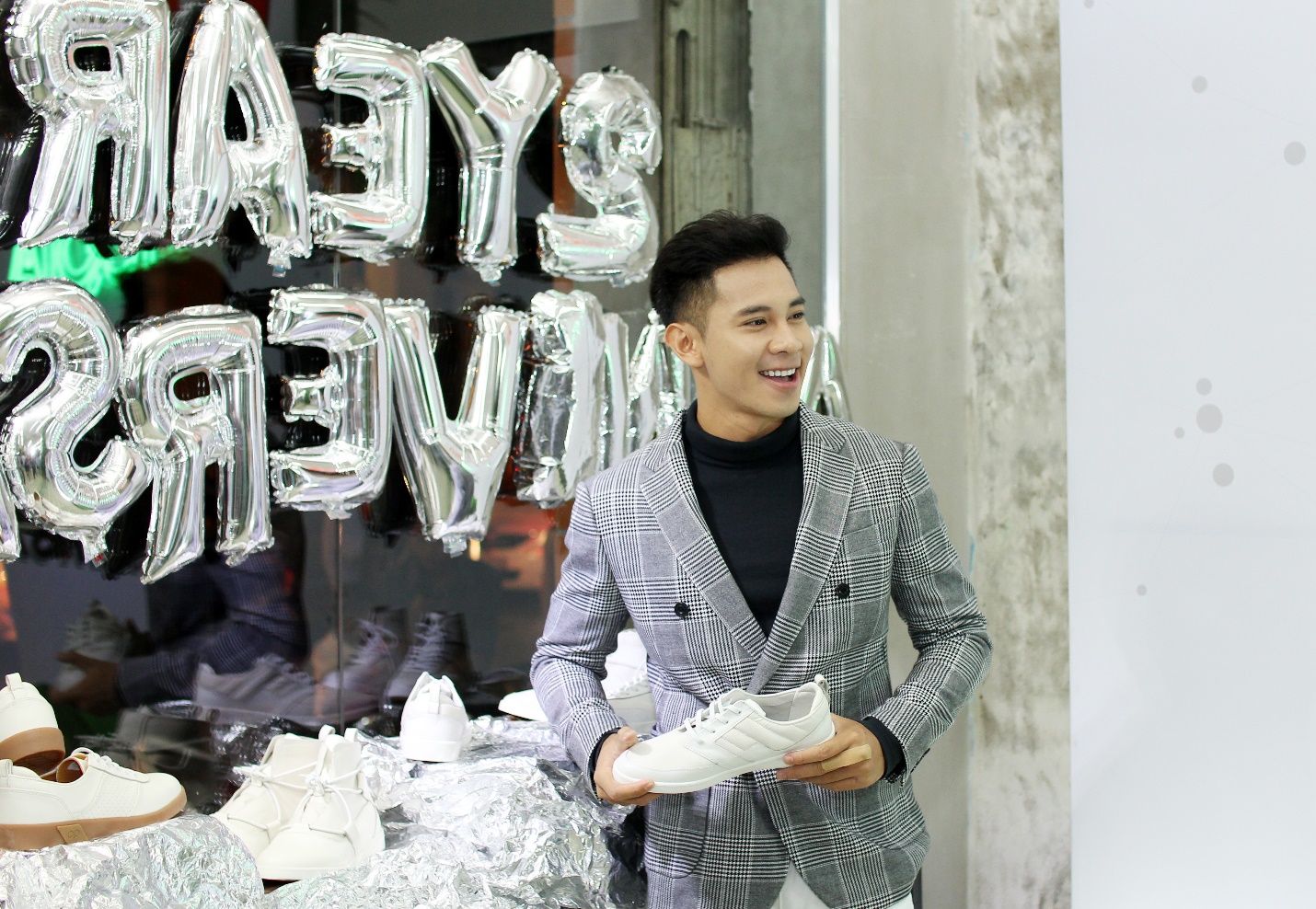 Hồ Vĩnh Khoa cùng các fashionista Việt hội tụ tại sự kiện khai trương ...