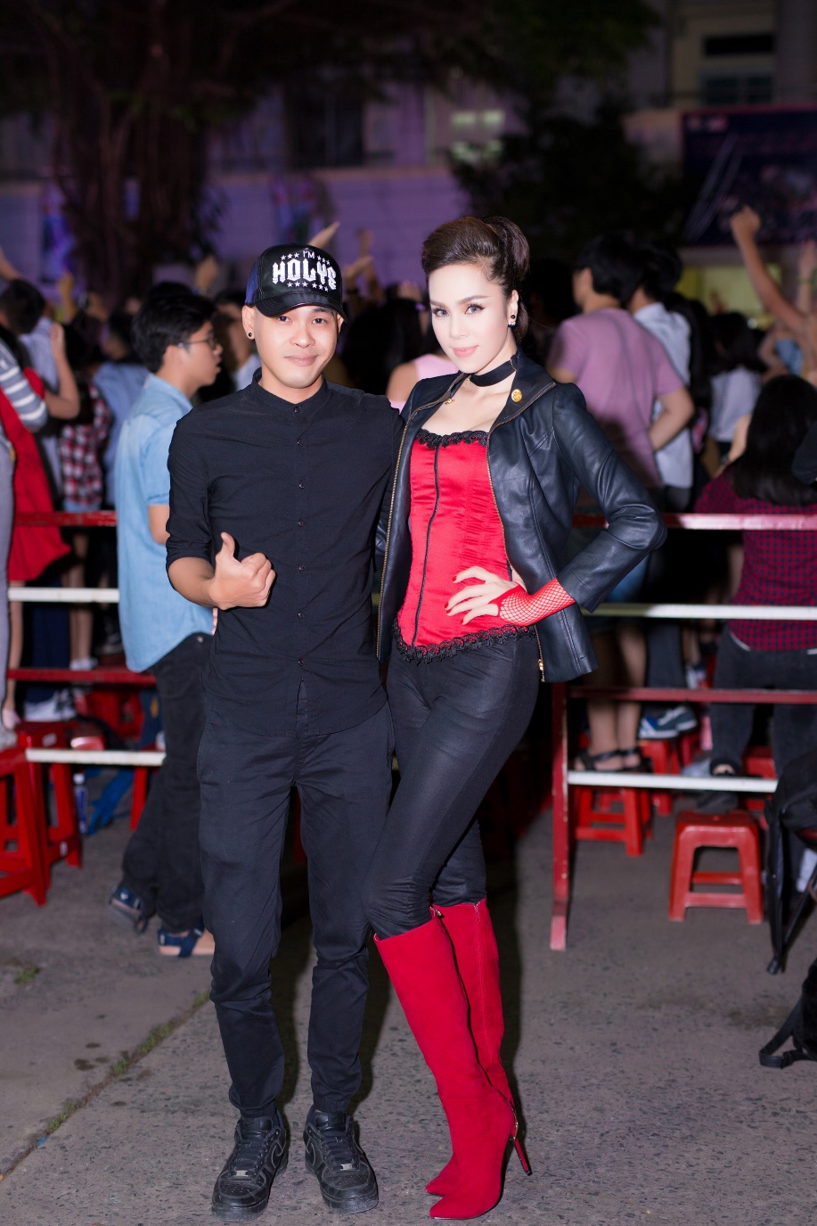 DJ Eva mang âm nhạc đỉnh cao đến với các trường học