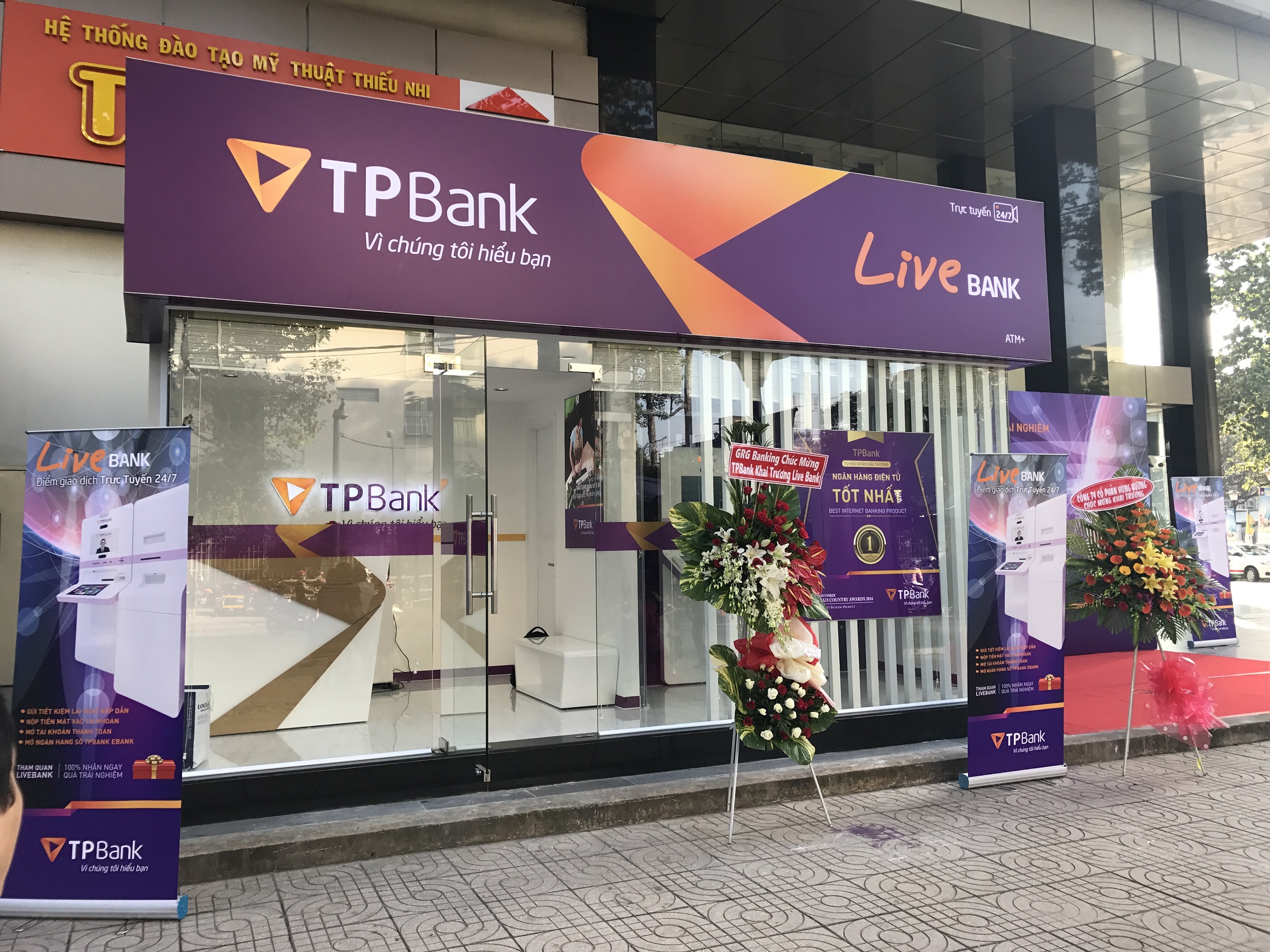 Thấy gì từ chiến lược “ngân hàng thực tế ảo” của TPBank?